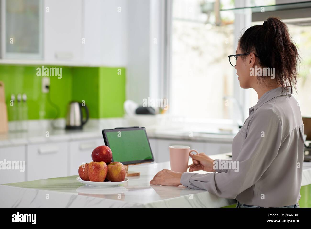 Tea greenscreen hi-res stock photography and images - Alamy