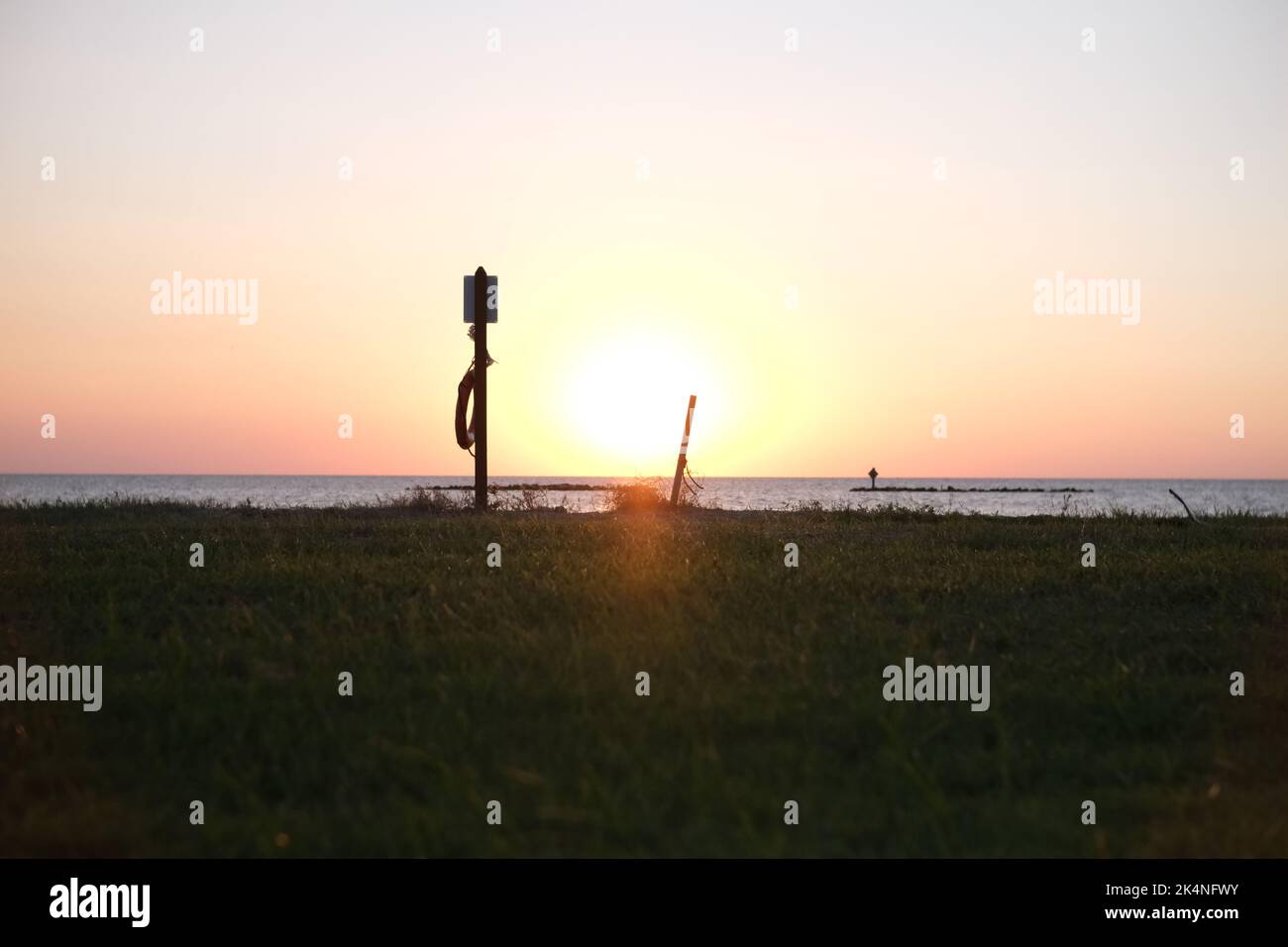 Life saving device hi-res stock photography and images - Alamy