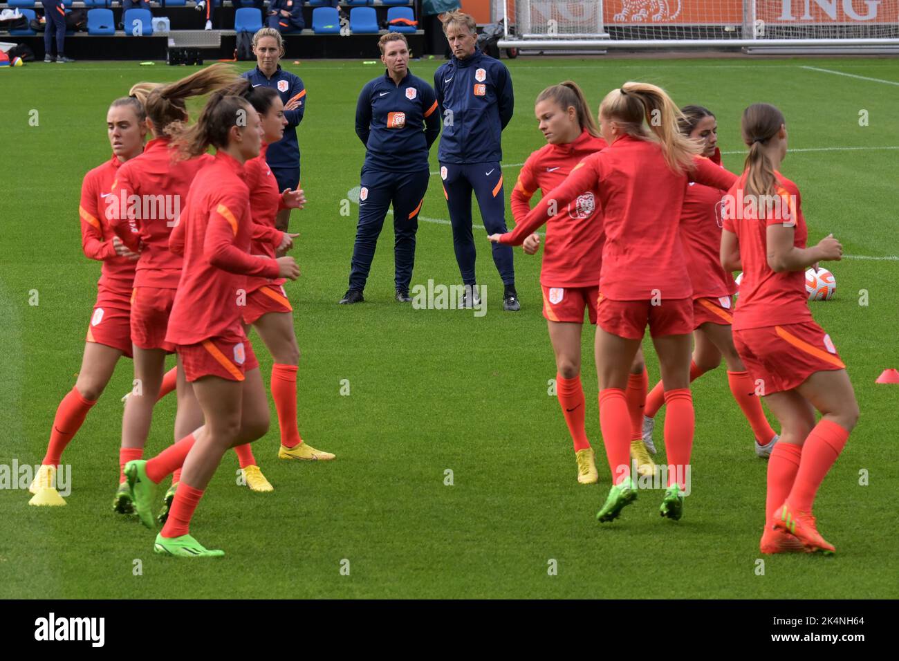 ZEIST - Netherlands, 03/10/2022, ZEIST - lr) Holland women U16 trainer ...