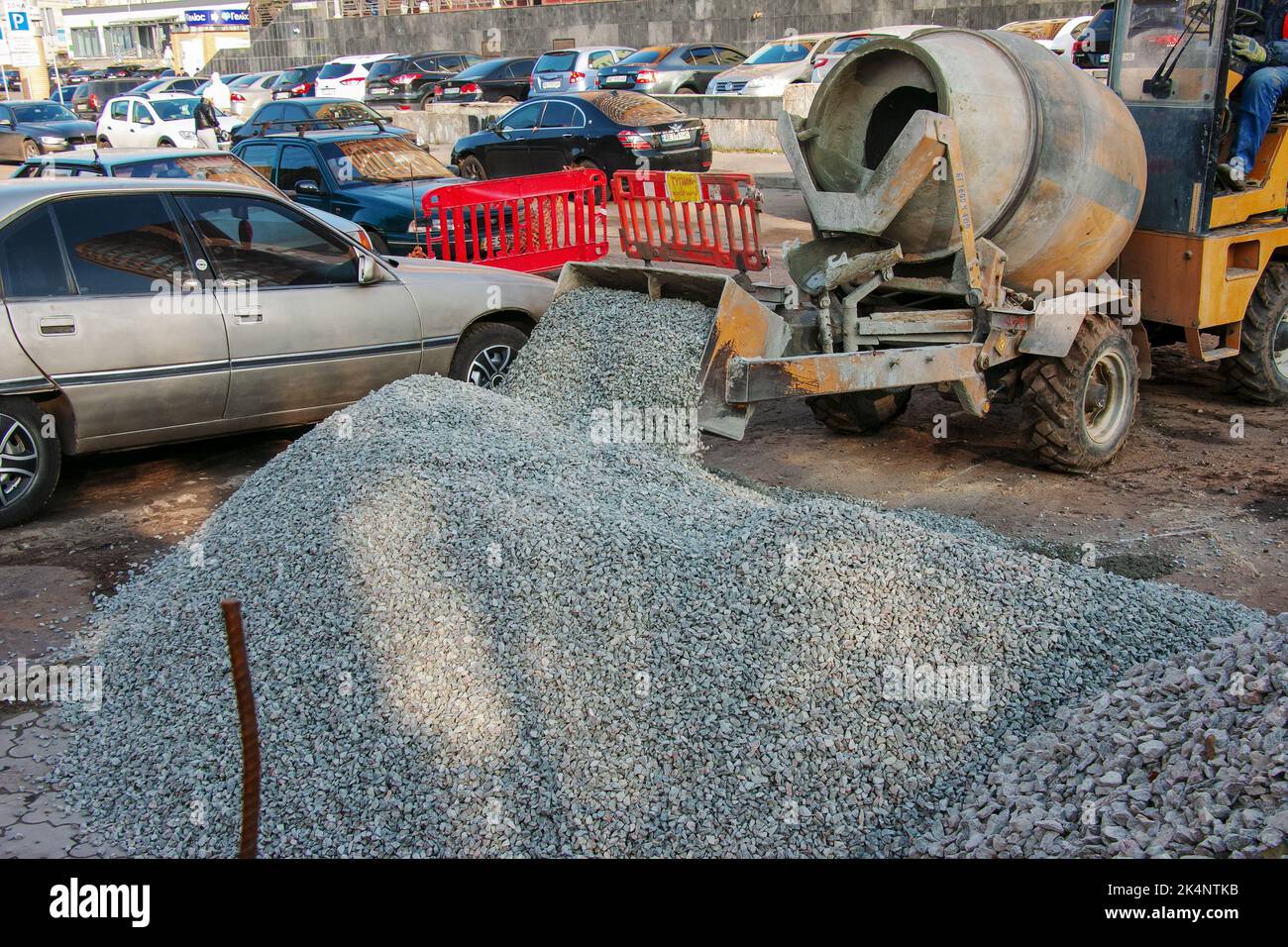 Construction site loading hi-res stock photography and images - Alamy