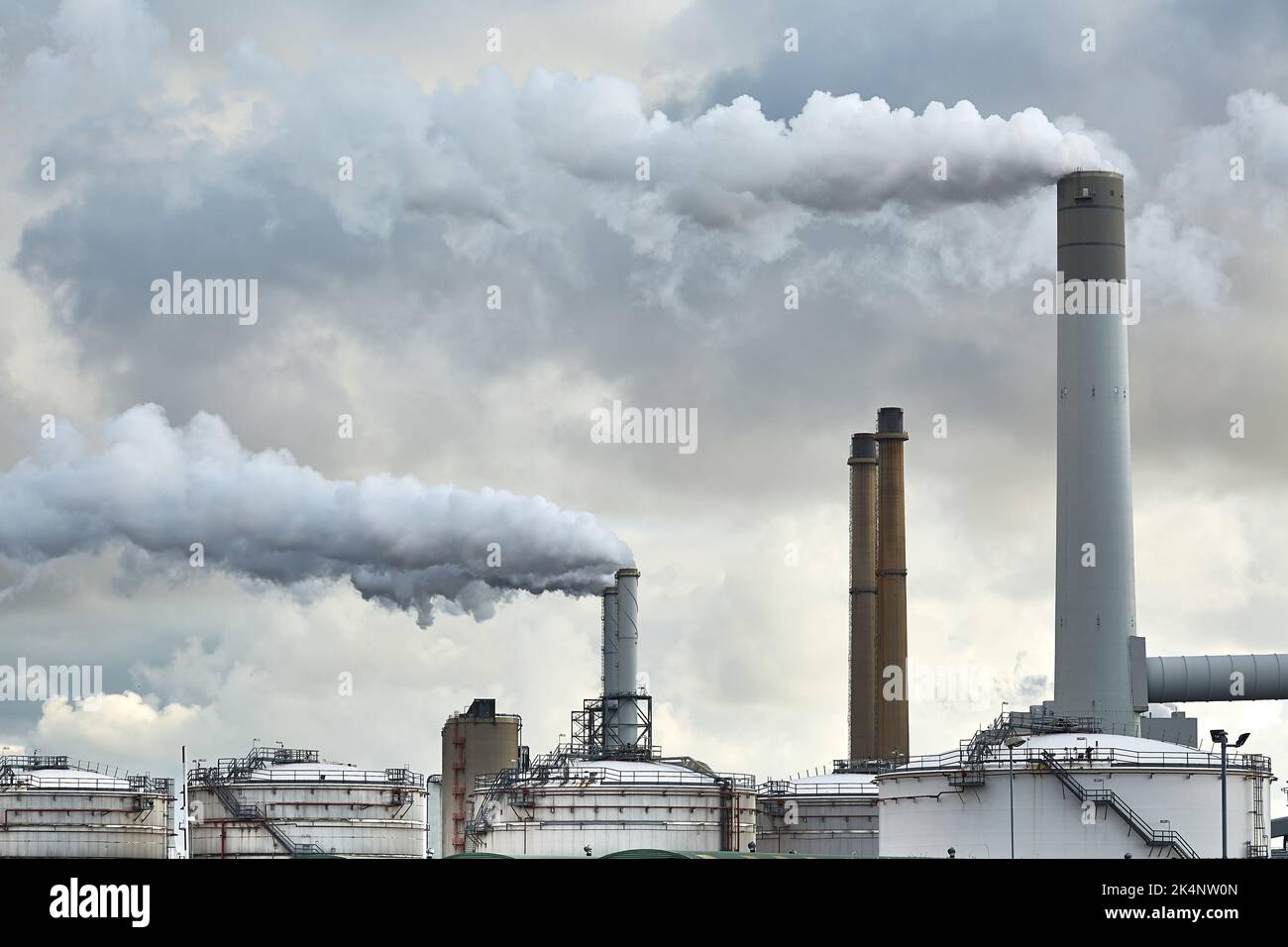 Smoking power plant Stock Photo - Alamy