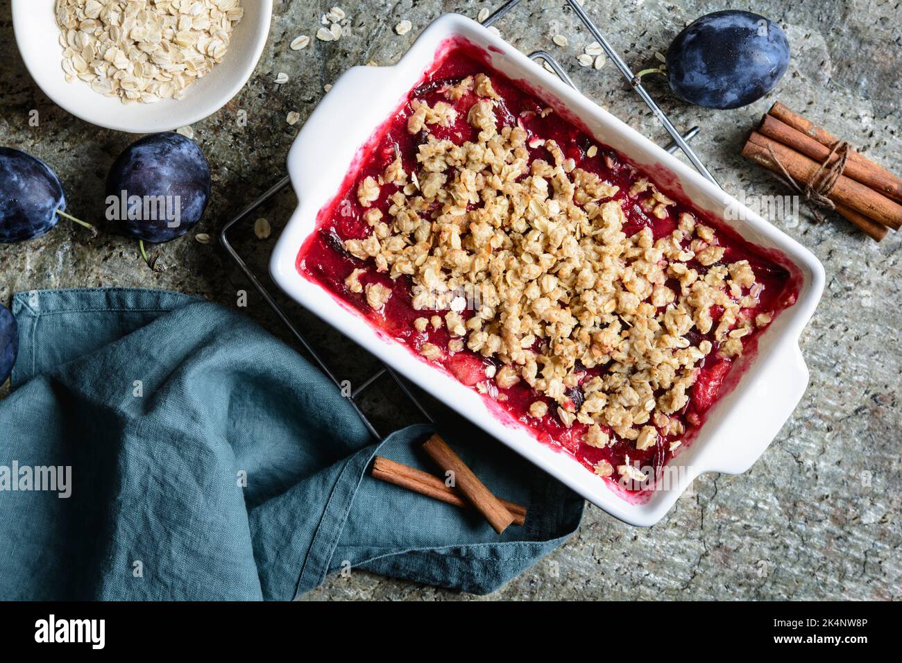 Plum crumble pie hi-res stock photography and images - Alamy