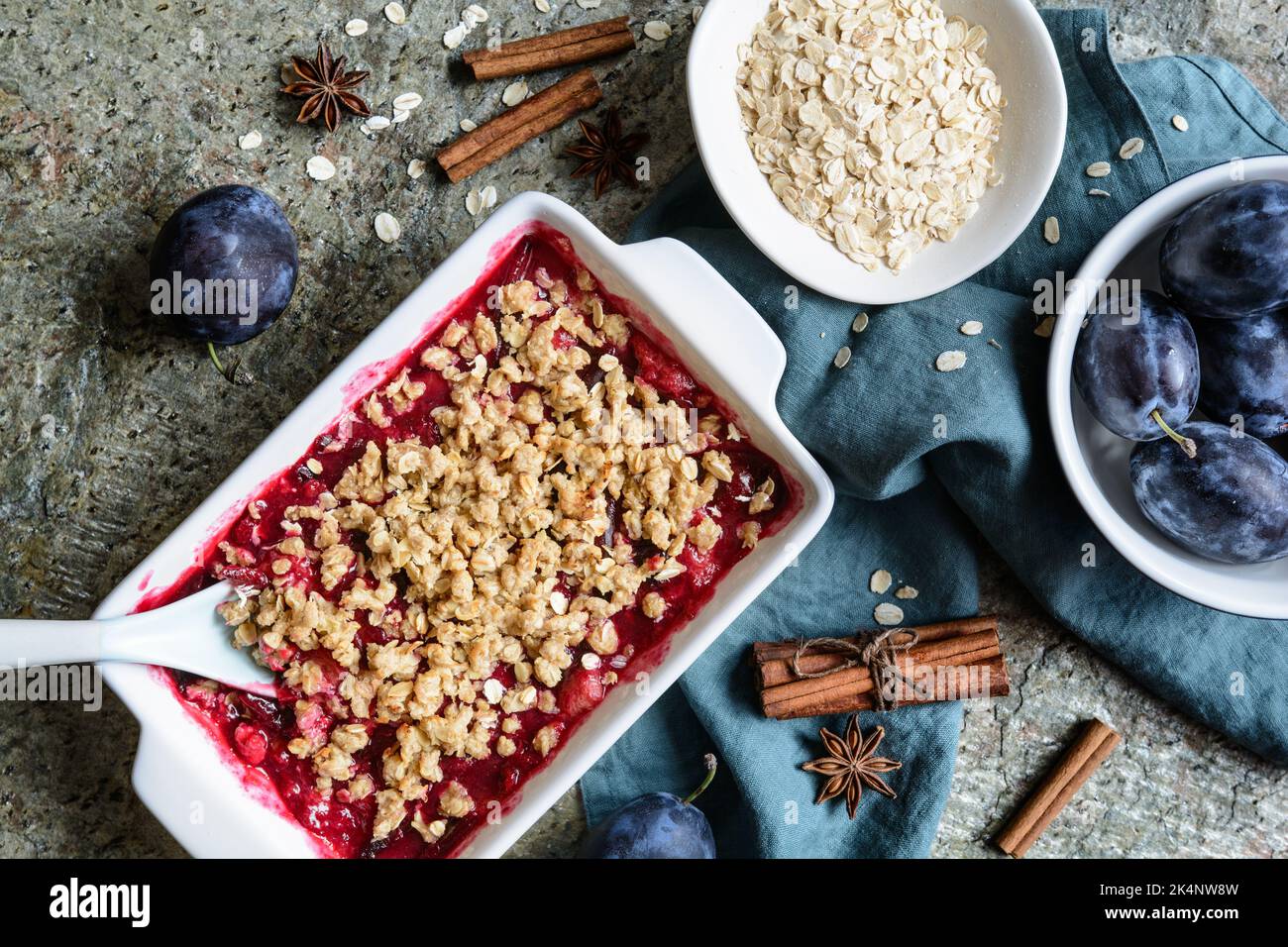 Plum crumble pie hi-res stock photography and images - Alamy