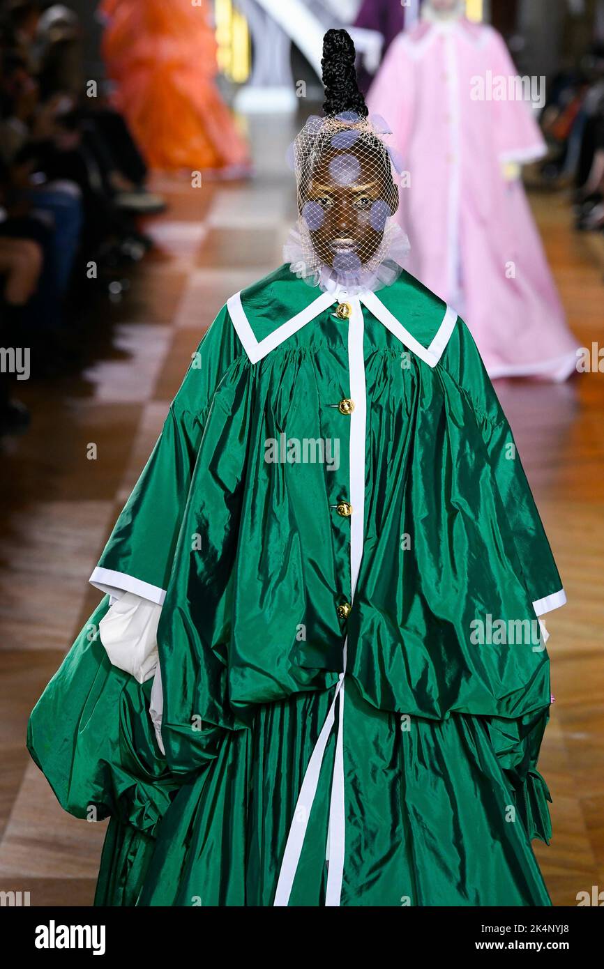 Paris, Frankreich. 03rd Oct, 2022. THOM BROWNE SS23 runway during Paris ...