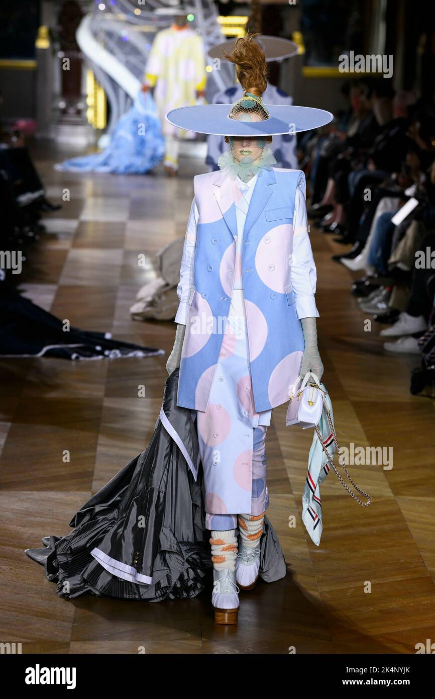 Paris, Frankreich. 03rd Oct, 2022. THOM BROWNE SS23 runway during Paris ...