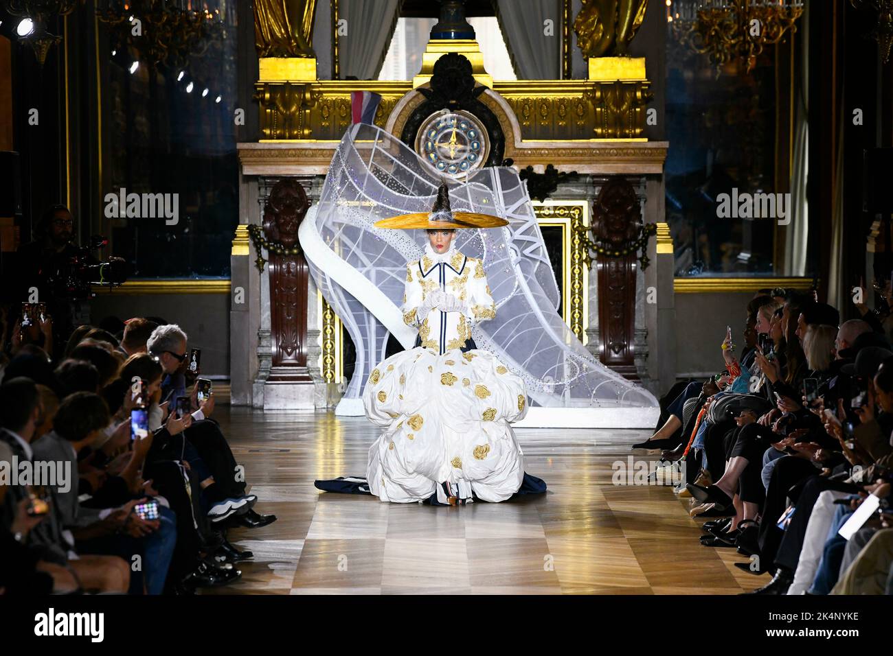 Paris, Frankreich. 03rd Oct, 2022. THOM BROWNE SS23 runway during Paris ...