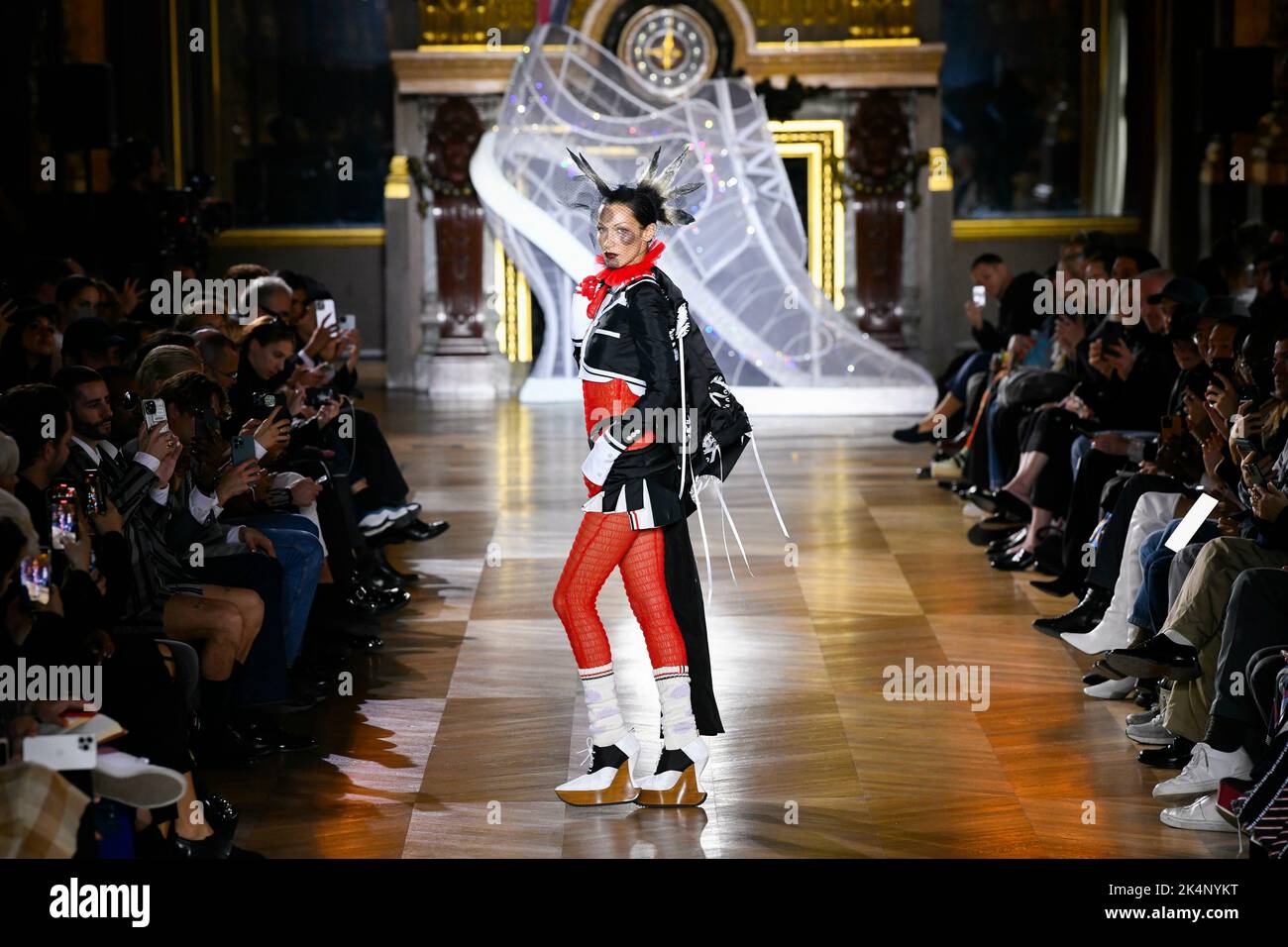 Paris, Frankreich. 03rd Oct, 2022. Bella Hadid at THOM BROWNE SS23 ...