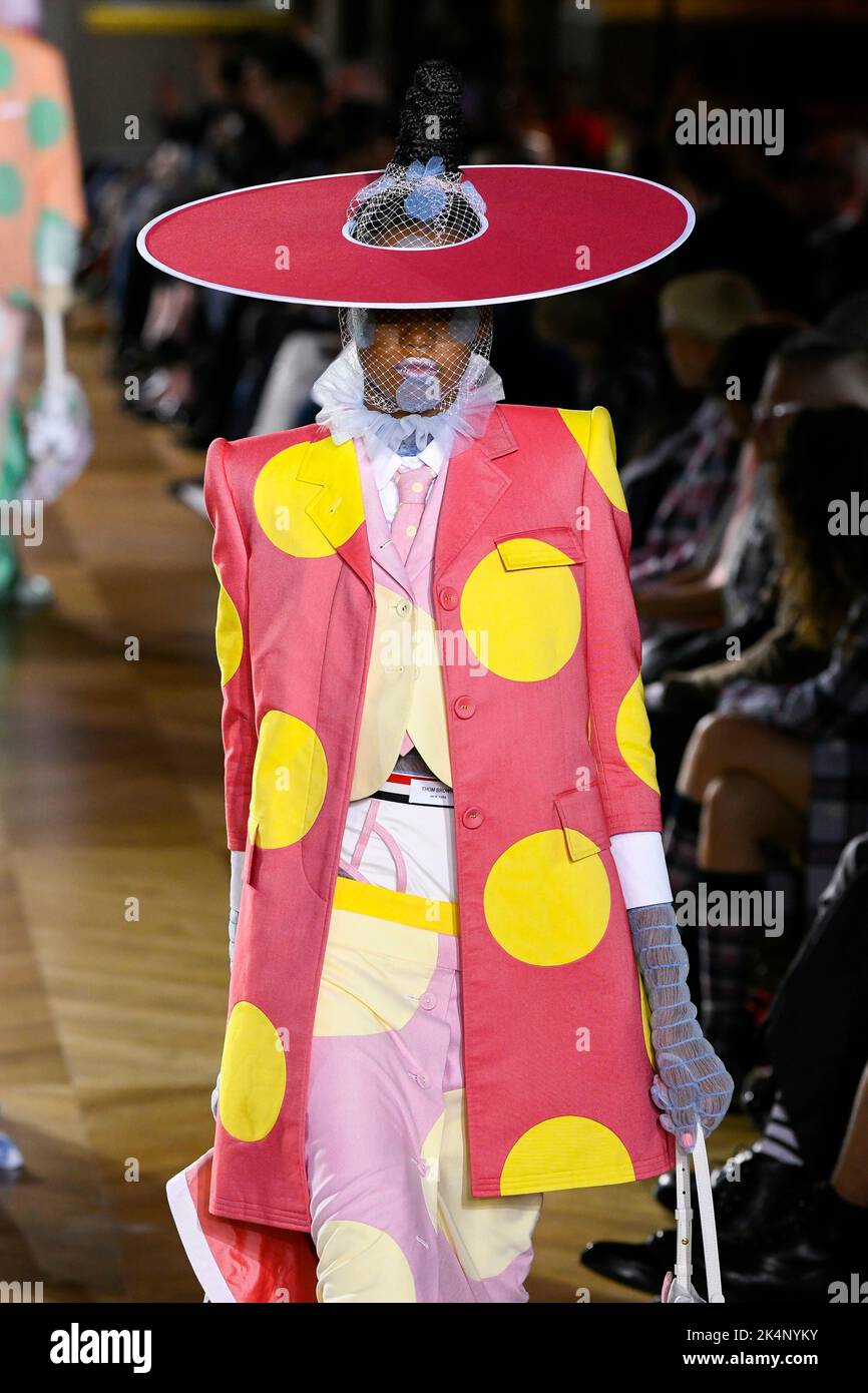 Paris, Frankreich. 03rd Oct, 2022. THOM BROWNE SS23 runway during Paris ...
