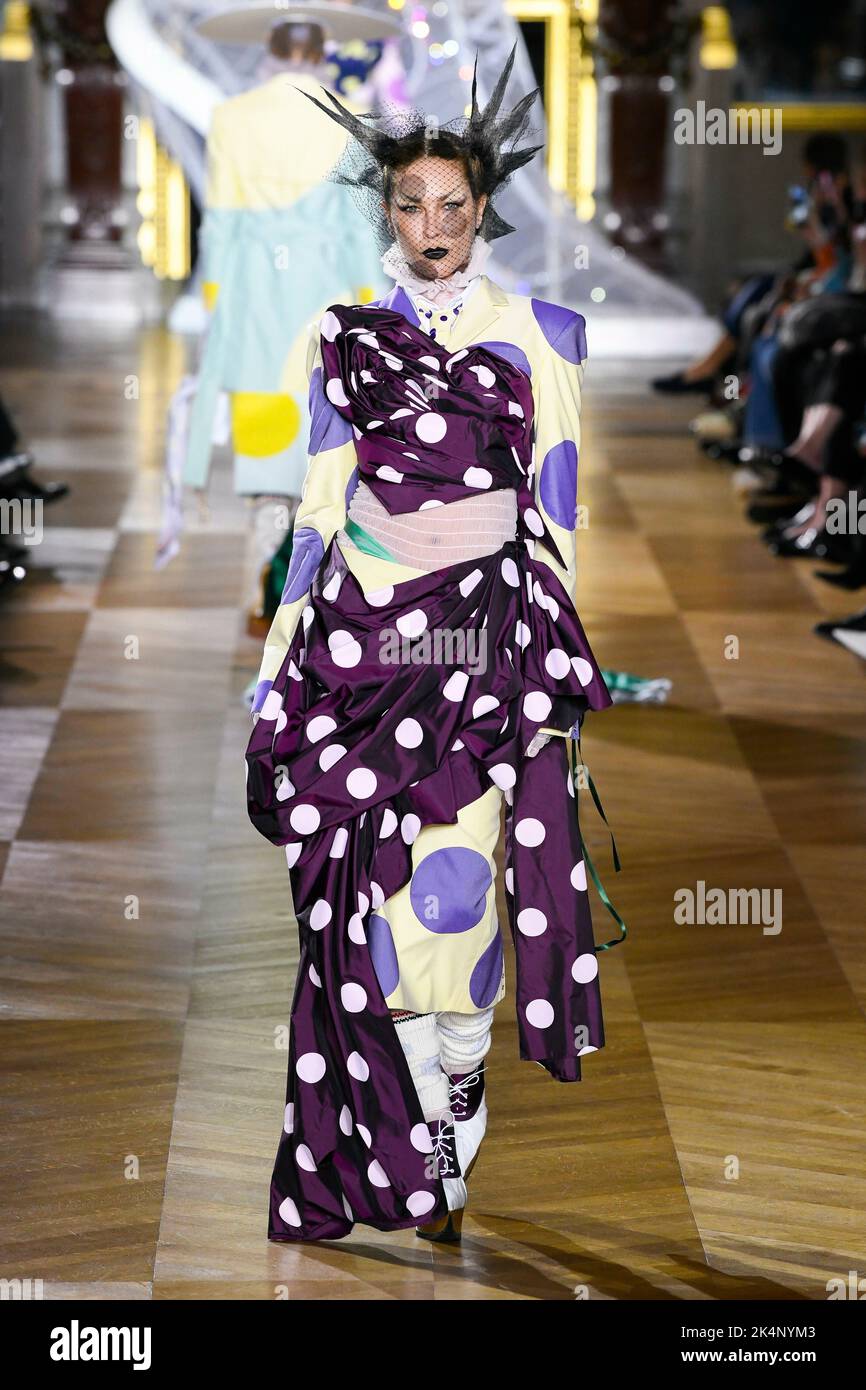 Paris, Frankreich. 03rd Oct, 2022. THOM BROWNE SS23 runway during Paris ...