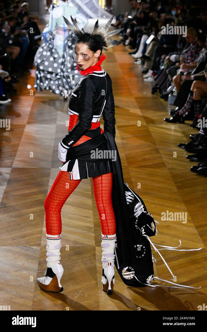Paris, Frankreich. 03rd Oct, 2022. Bella Hadid at THOM BROWNE SS23 ...