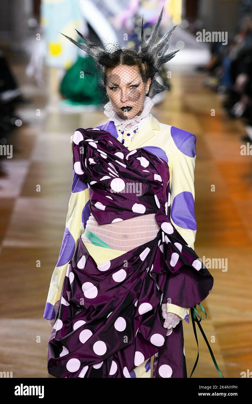 Paris, Frankreich. 03rd Oct, 2022. THOM BROWNE SS23 runway during Paris ...