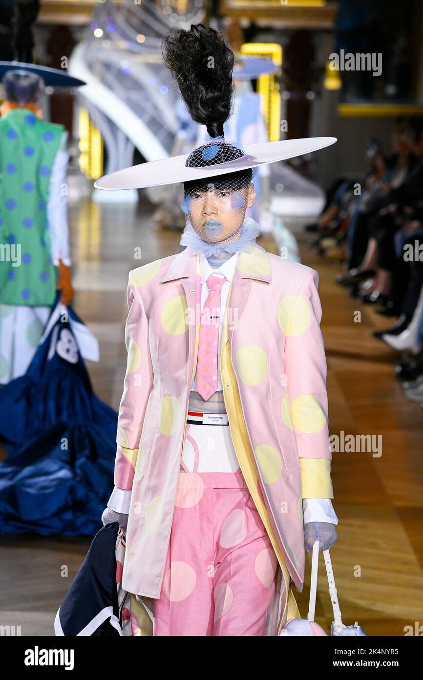 Paris, Frankreich. 03rd Oct, 2022. THOM BROWNE SS23 runway during Paris ...