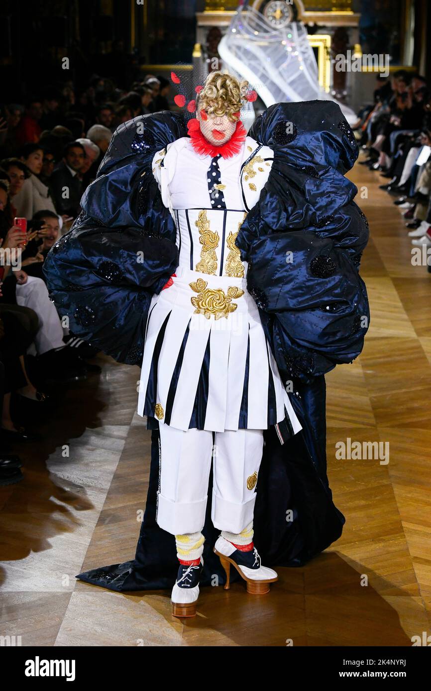 Paris, Frankreich. 03rd Oct, 2022. THOM BROWNE SS23 runway during Paris ...