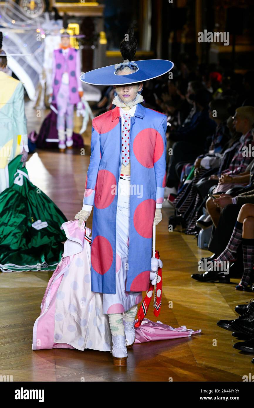 Paris, Frankreich. 03rd Oct, 2022. THOM BROWNE SS23 runway during Paris ...