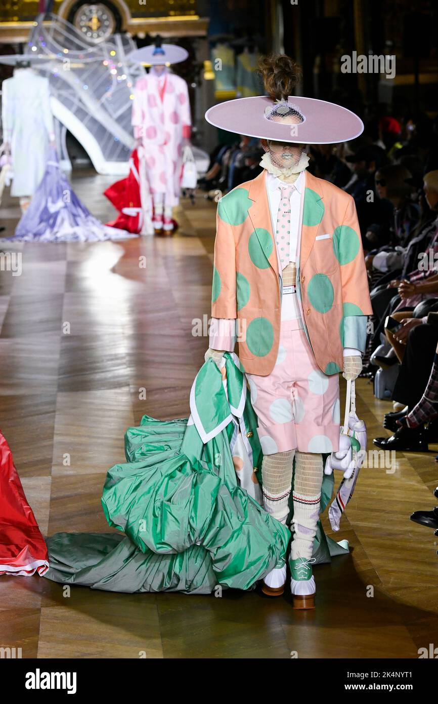 Paris, Frankreich. 03rd Oct, 2022. THOM BROWNE SS23 runway during Paris ...