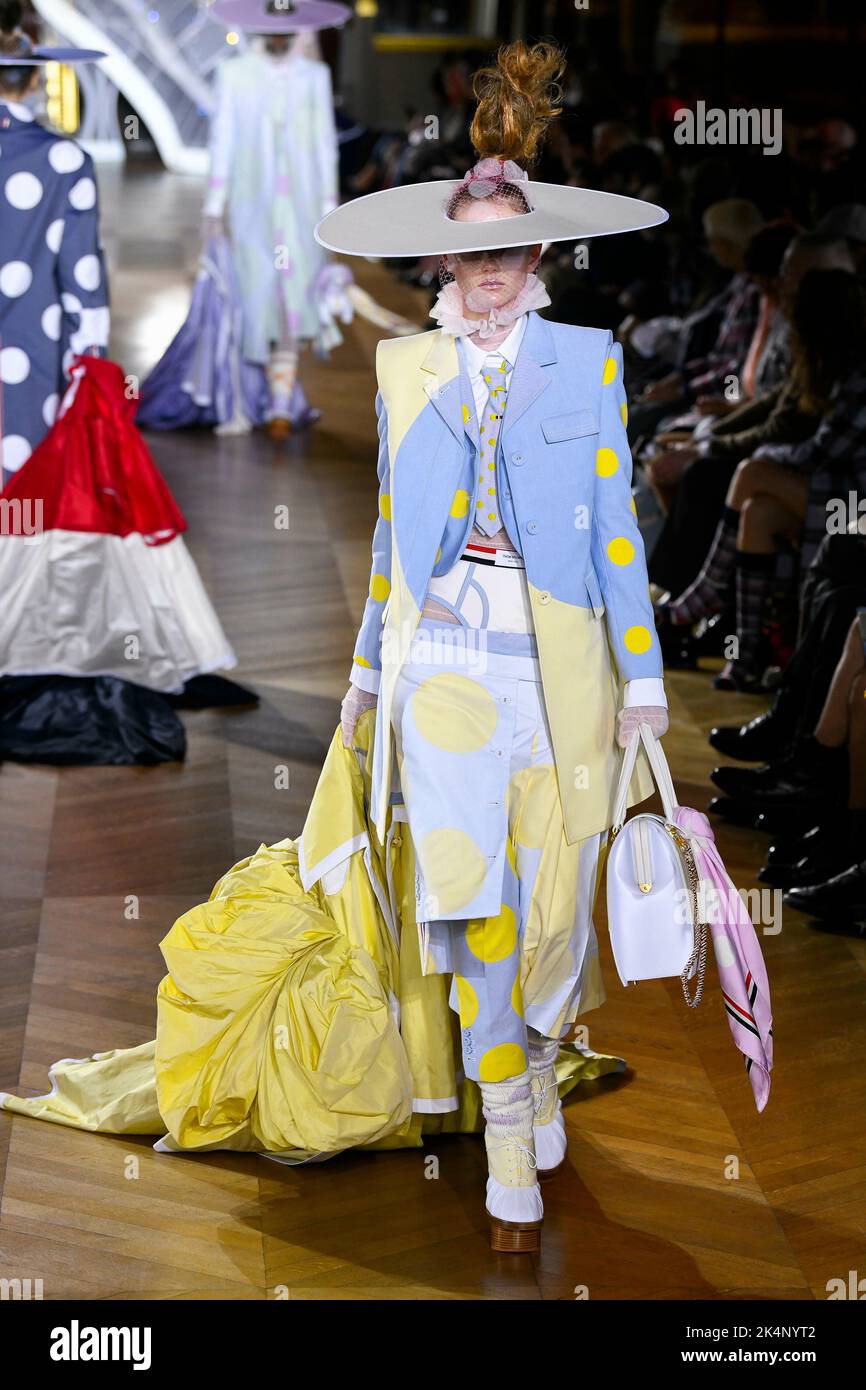 Paris, Frankreich. 03rd Oct, 2022. THOM BROWNE SS23 runway during Paris ...