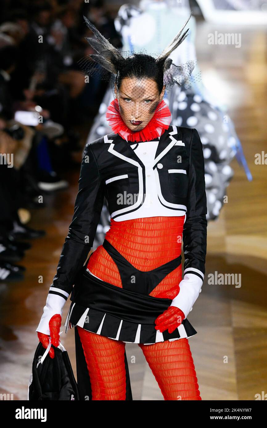 Paris, Frankreich. 03rd Oct, 2022. Bella Hadid at THOM BROWNE SS23 ...