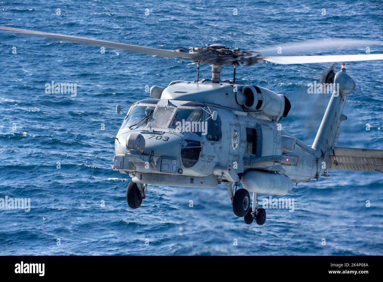 221002-N-KU796-2192 PACIFIC OCEAN (Oct. 2, 2022) An MH-60R Sea Hawk ...