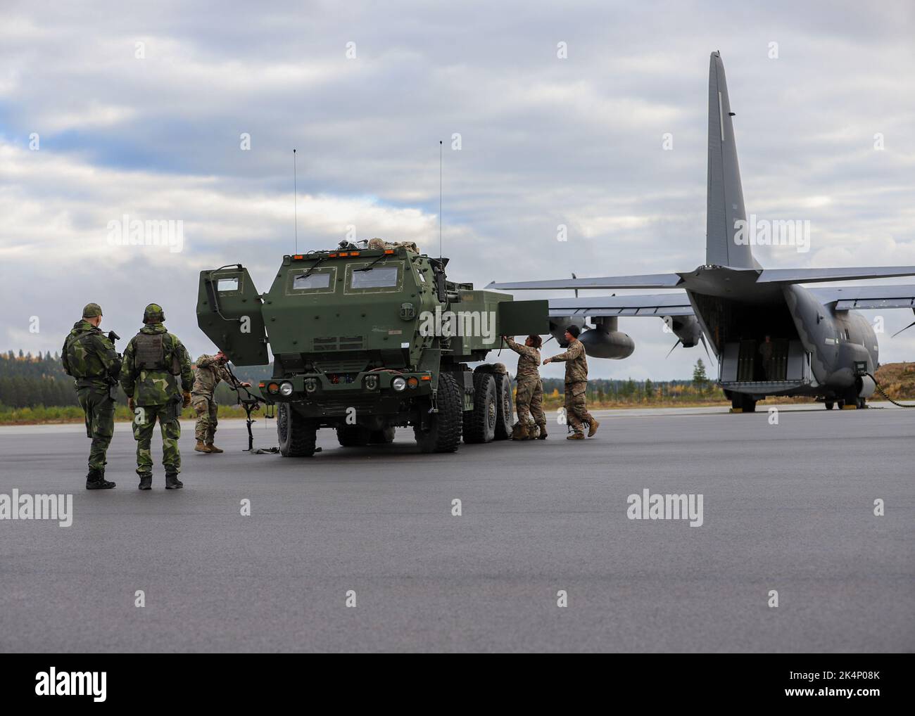 Swedish close protection team soldiers, assigned to Military Region ...