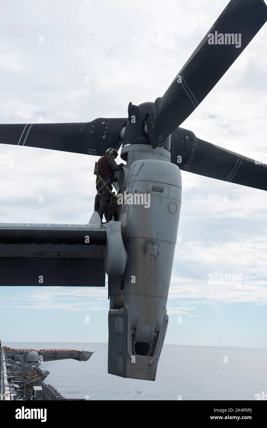 221002-N-XN177-1147 PHILIPPINE SEA (Oct. 2, 2022) – U.S. Marine Corps ...