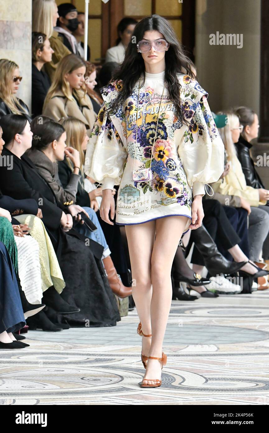 Paris, France. 03rd Oct, 2022. Model Flavie Sammartano walks on the ...