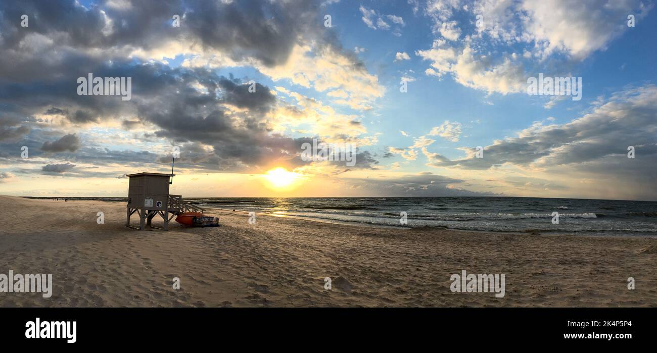 The roxy sunset hi-res stock photography and images - Alamy