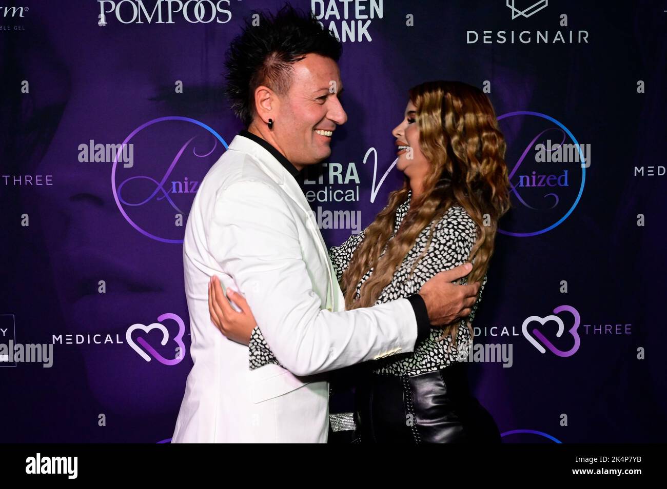 Ennesto Monte und Micaela Schäfer beim Grand Opening der Beauty-Praxis ...