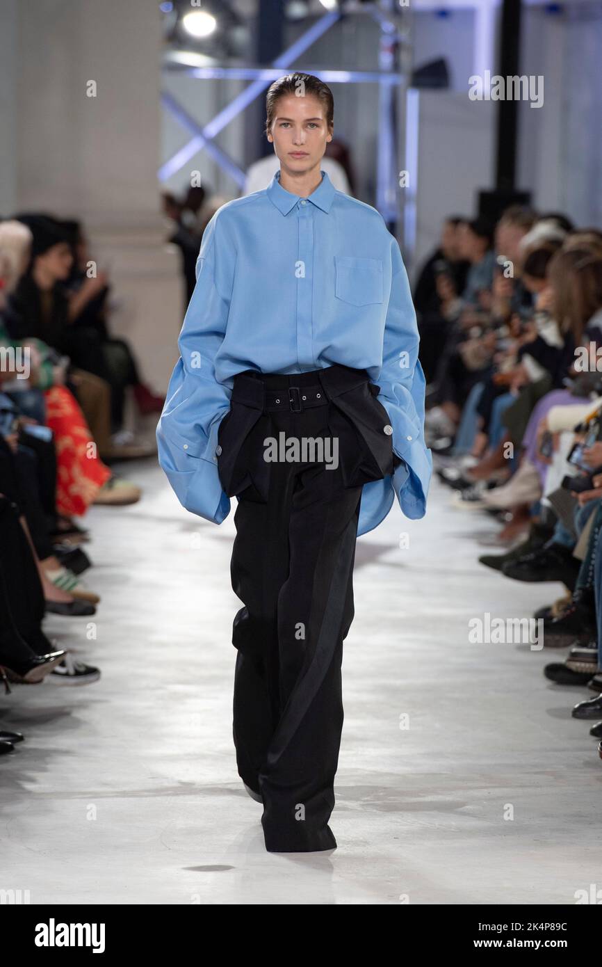 Paris, France, October 3, 2022. Model Ava Christian walks on the runway ...