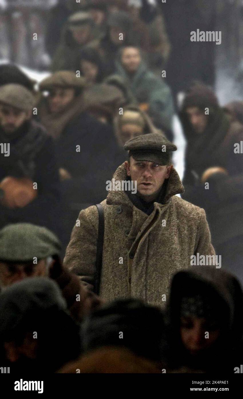 DANIEL CRAIG, DEFIANCE, 2008 Stock Photo - Alamy