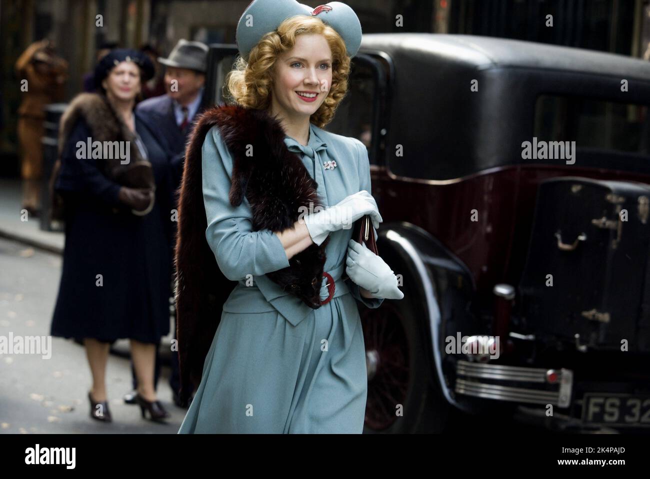 AMY ADAMS, MISS PETTIGREW LIVES FOR A DAY, 2008 Stock Photo - Alamy