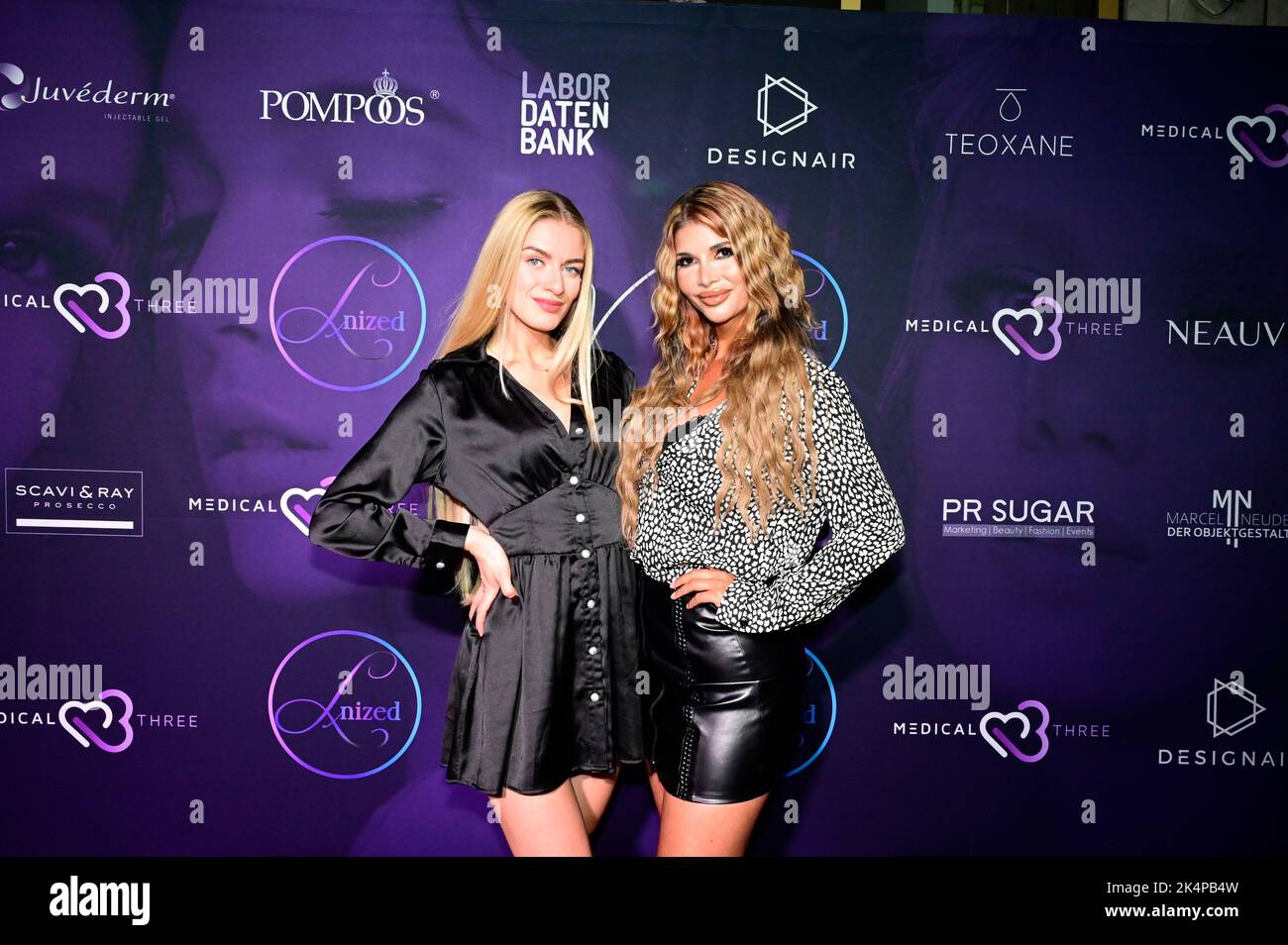 Michelle Louise aka Milou und Micaela Schäfer beim Grand Opening der ...