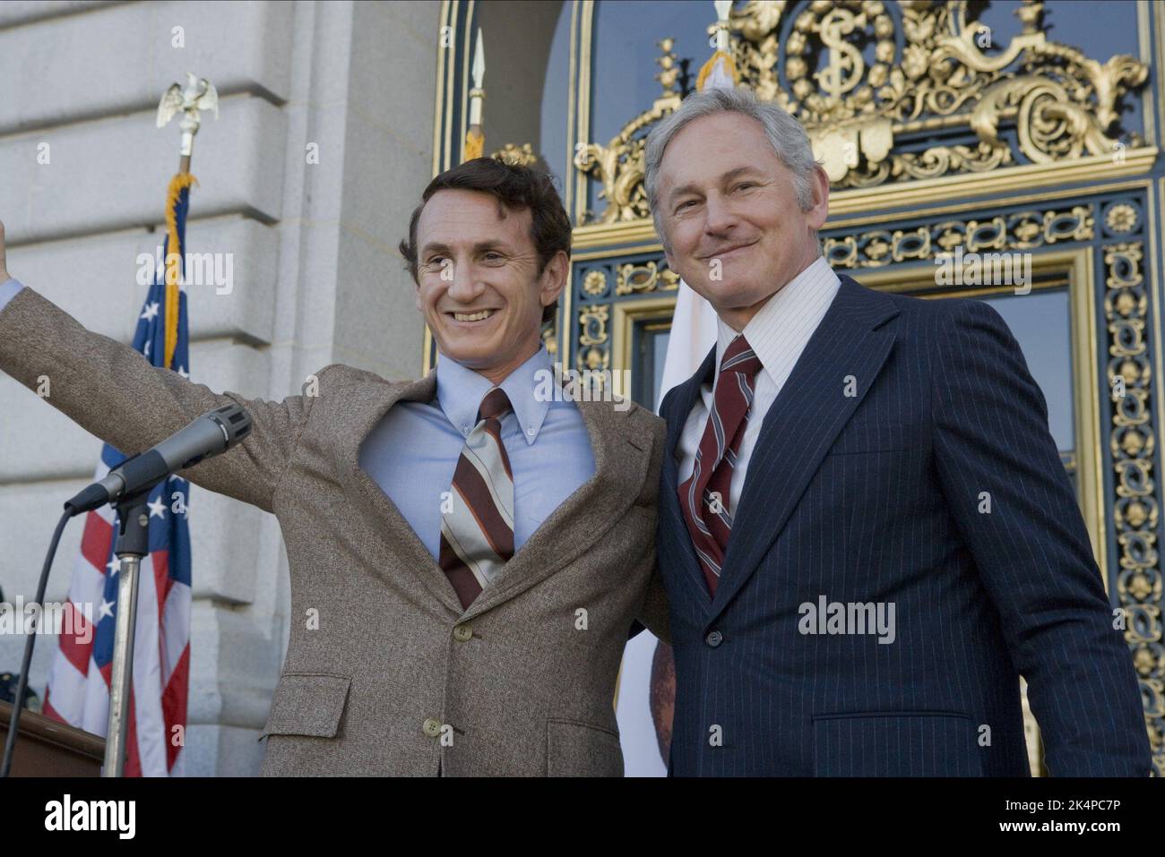 SEAN PENN, VICTOR GARBER, MILK, 2008 Stock Photo - Alamy