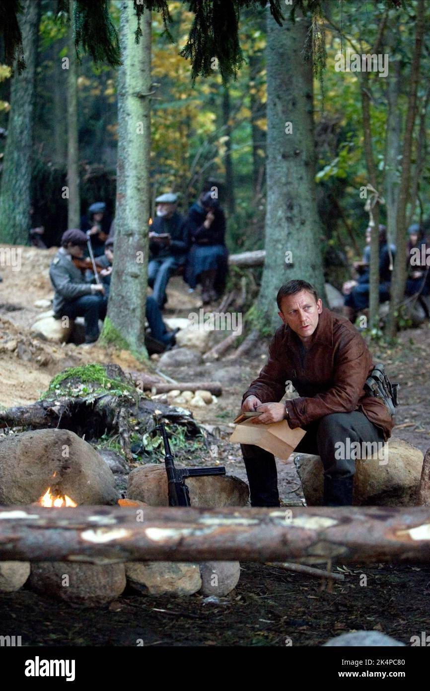 DANIEL CRAIG, DEFIANCE, 2008 Stock Photo - Alamy