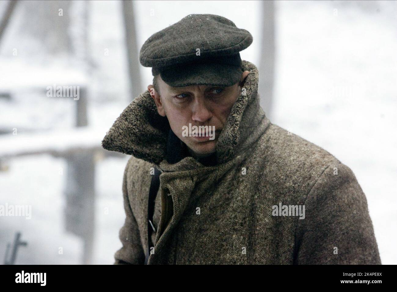 DANIEL CRAIG, DEFIANCE, 2008 Stock Photo - Alamy