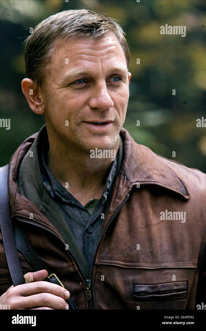 DANIEL CRAIG, DEFIANCE, 2008 Stock Photo - Alamy