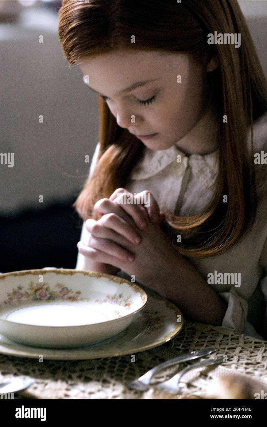 ELLE FANNING, THE CURIOUS CASE OF BENJAMIN BUTTON, 2008 Stock Photo - Alamy