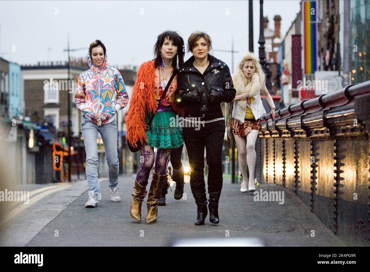 SALLY HAWKINS, ALEXIS ZEGERMAN, HAPPY-GO-LUCKY, 2008 Stock Photo - Alamy