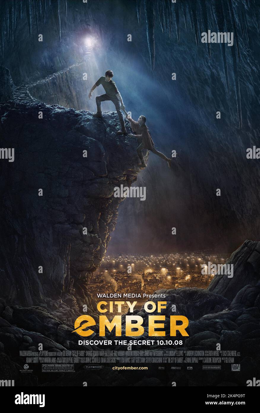 HARRY TREADAWAY, SAOIRSE RONAN POSTER, CITY OF EMBER, 2008 Stock Photo ...