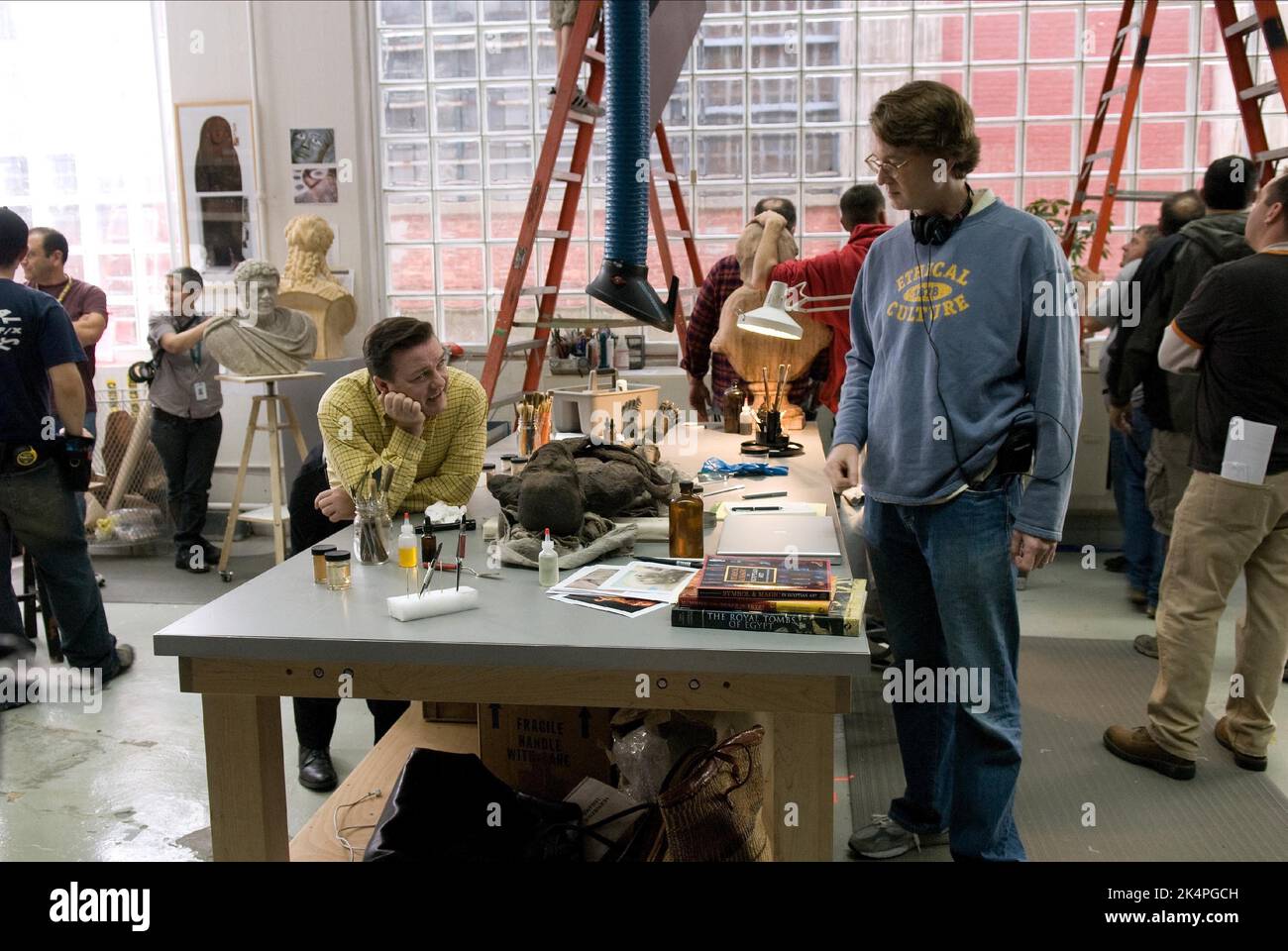 RICKY GERVAIS, DAVID KOEPP, GHOST TOWN, 2008 Stock Photo - Alamy