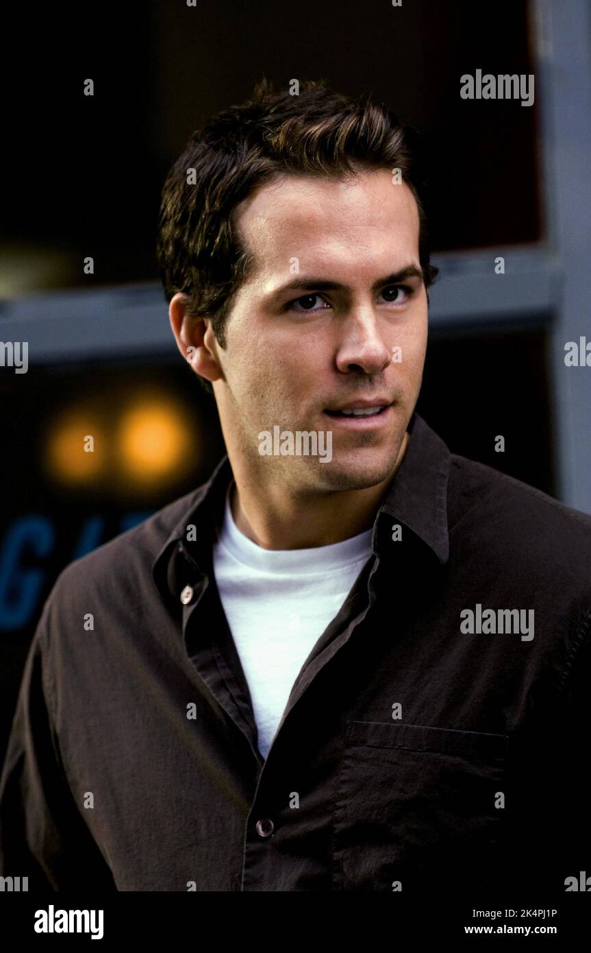 RYAN REYNOLDS, DEFINITELY MAYBE, 2008 Stock Photo - Alamy