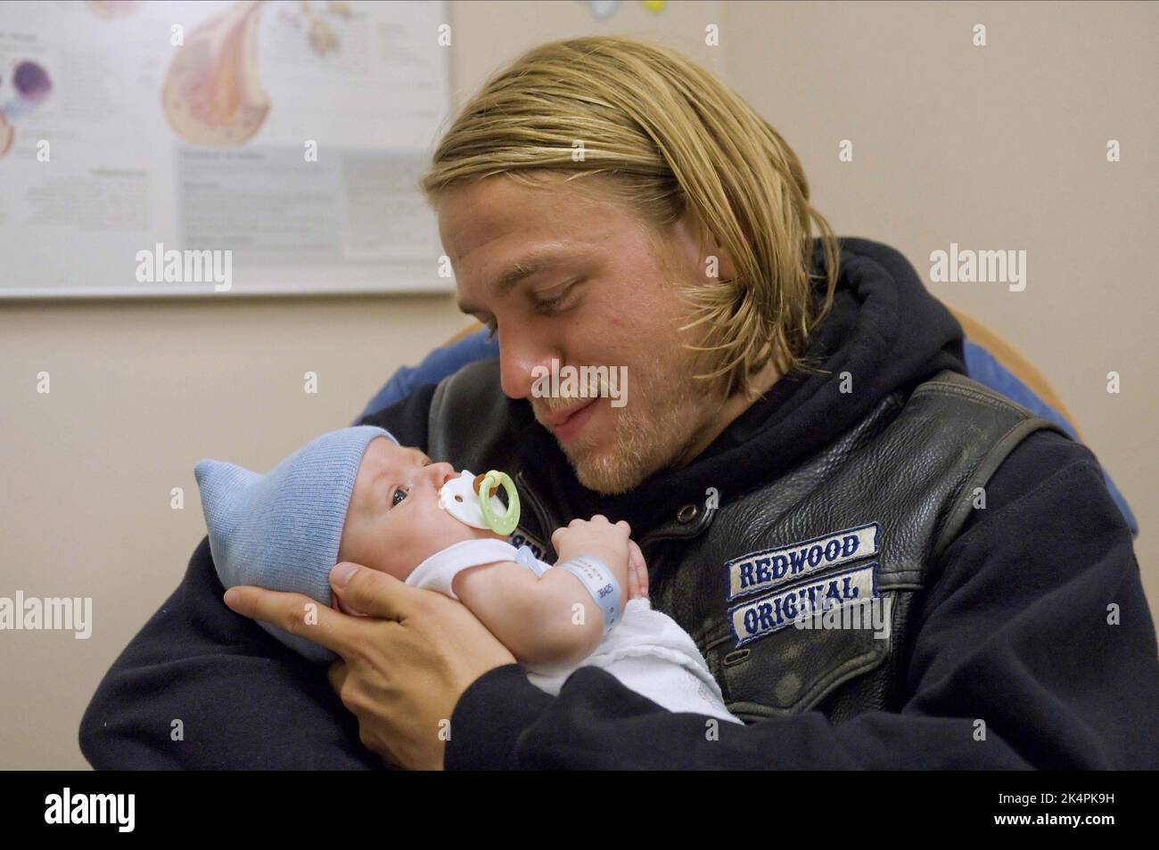 CHARLIE HUNNAM, SONS OF ANARCHY, 2008 Stock Photo - Alamy