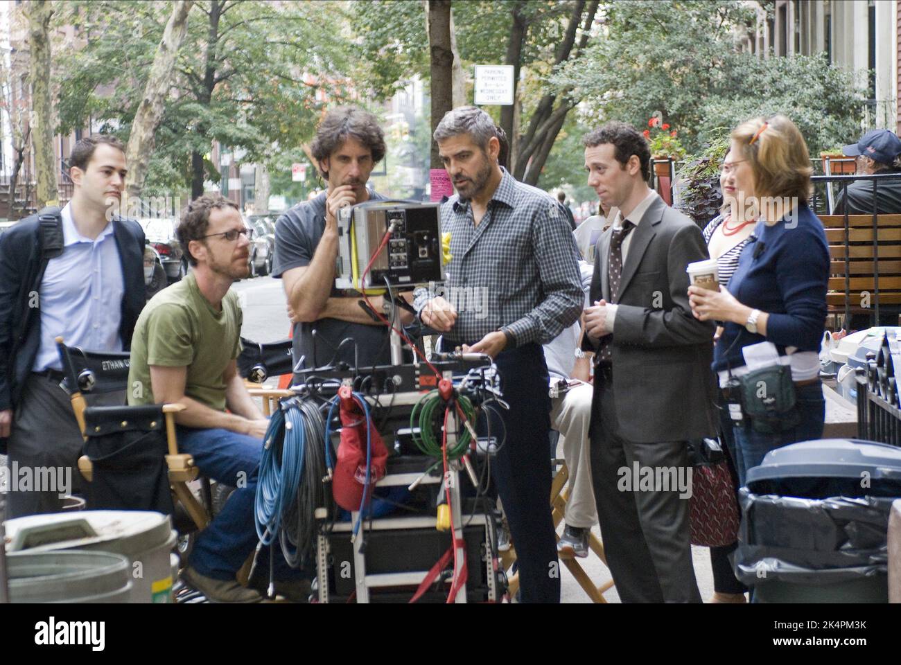 ETHAN COEN, JOEL COEN, GEORGE CLOONEY, BURN AFTER READING, 2008 Stock Photo - Alamy