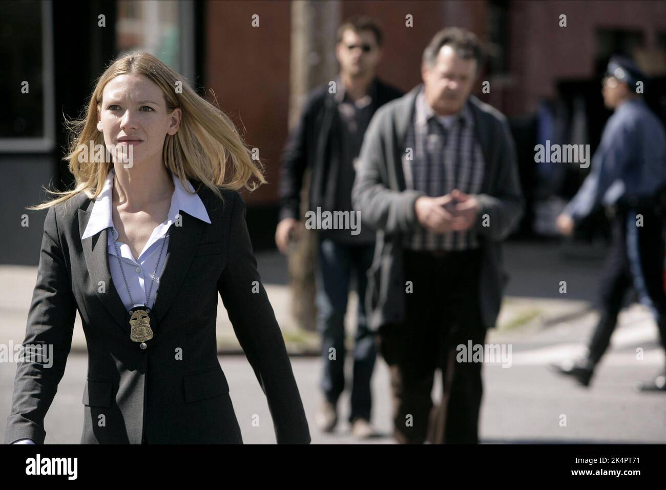 Anna torv and joshua jackson hi-res stock photography and images - Alamy