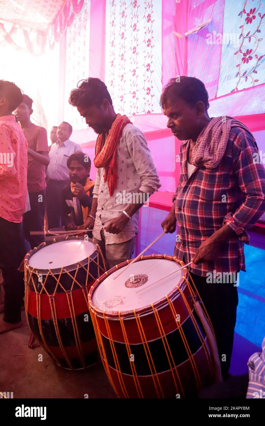 Jamshedpur, Jharkhand, India. 3rd Oct, 2022. Hindu devotees perform the ...