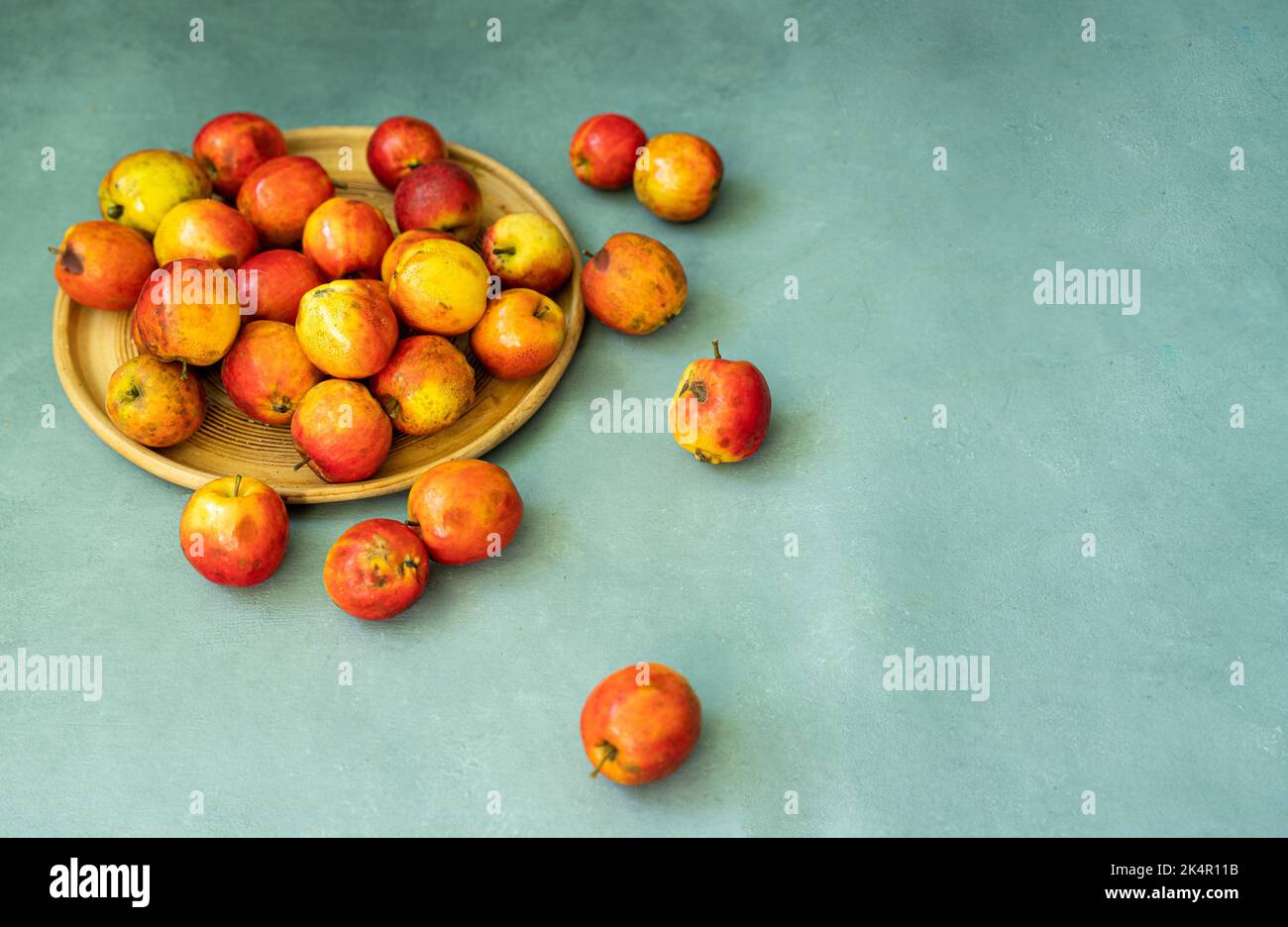Fresh red apples on a gray background. Fruit. View from above. Free ...