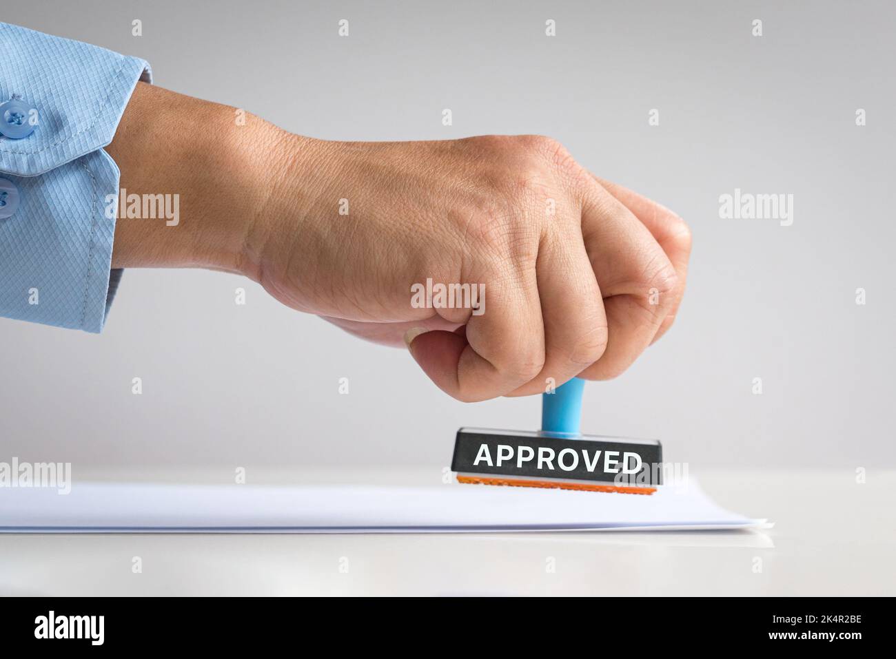 Approve approval approved stamp hi-res stock photography and images - Alamy
