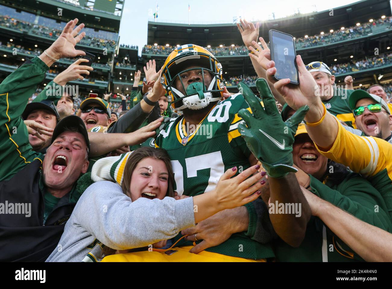 Lambeau leap hi-res stock photography and images - Alamy