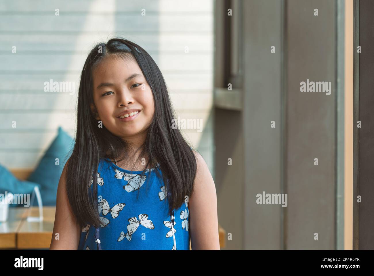 Chinese child travel portrait hi-res stock photography and images - Alamy