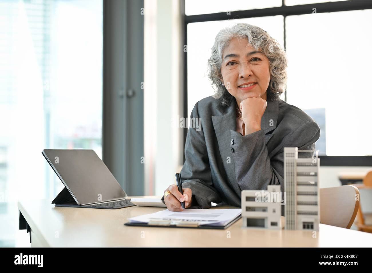 Successful senior hi-res stock photography and images - Alamy