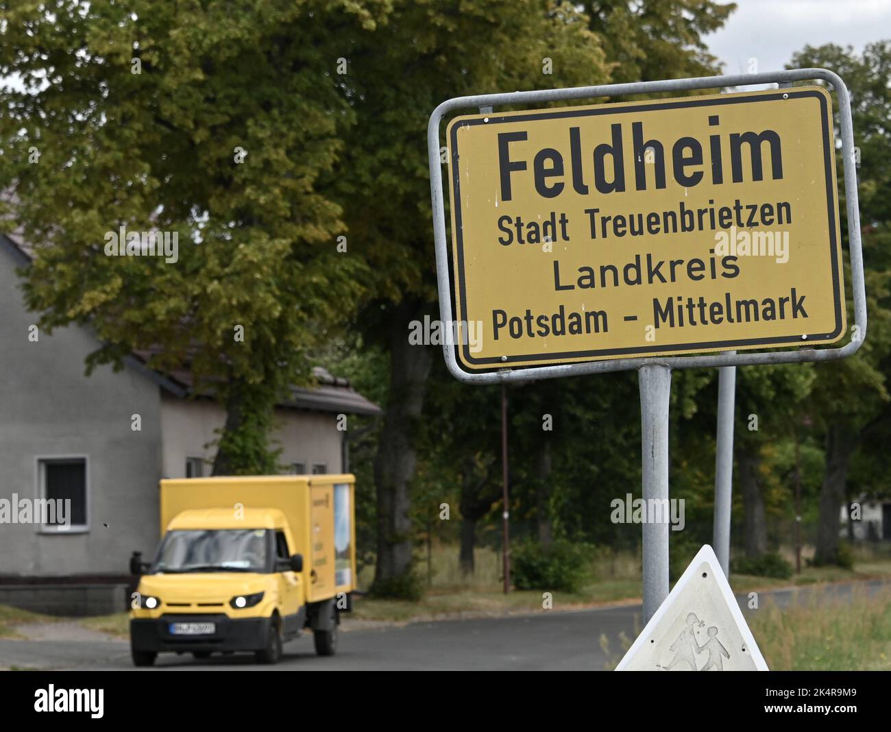 Treuenbrietzen, Germany. 27th July, 2022. The sign at the entrance to ...